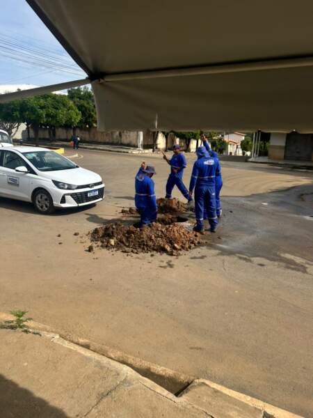 TRABALHO DA EMBASA LEVA SOLUÇÃO PARA VAZAMENTO QUE PREOCUPAVA MORADORES ...